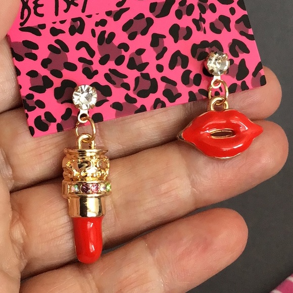 Betsey Johnson | Jewelry | Nwt Betsey Johnson Gold Red Enamel Sexy Lips ...
